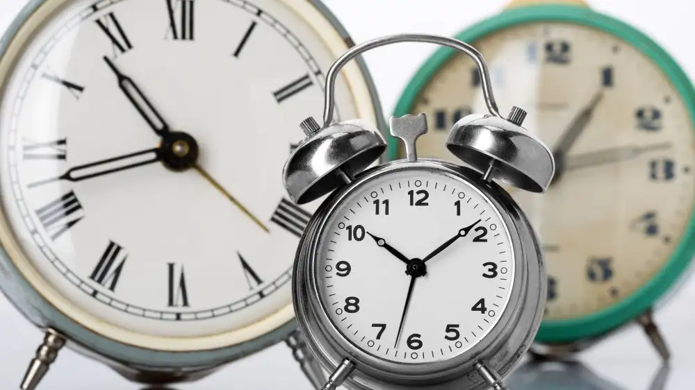 Когда переводят часы на летнее время 2024 Названа дата и куда крутить стрелки